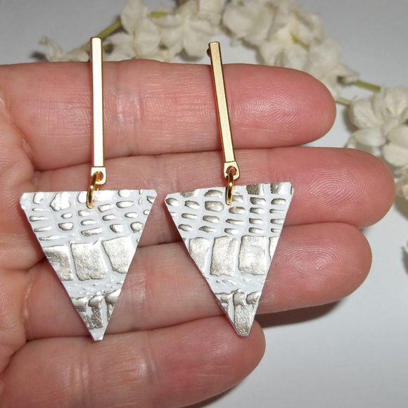 wvluckygirl | Jewelry | Gold White Faux Leather Croc Earrings Post 477 ...
